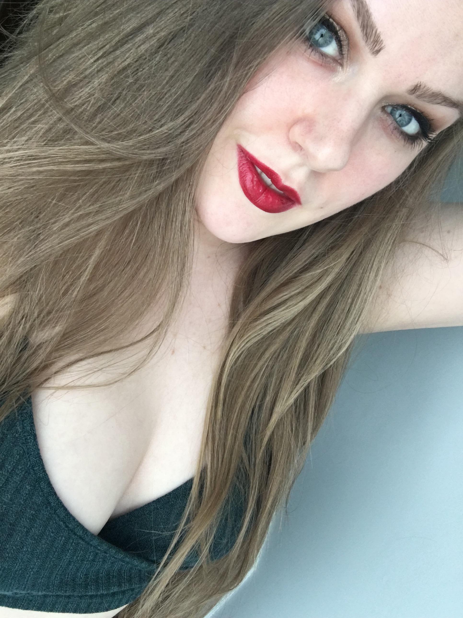 Something simple and Classic 💋 | Scrolller