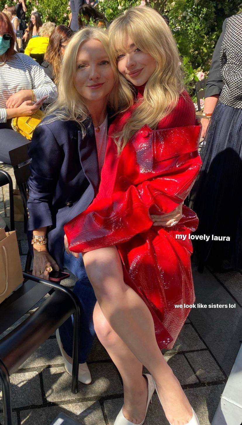 lovely legs on Laura’s lap | Scrolller