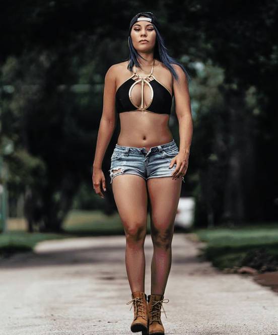 Lovely Mia !! | Scrolller