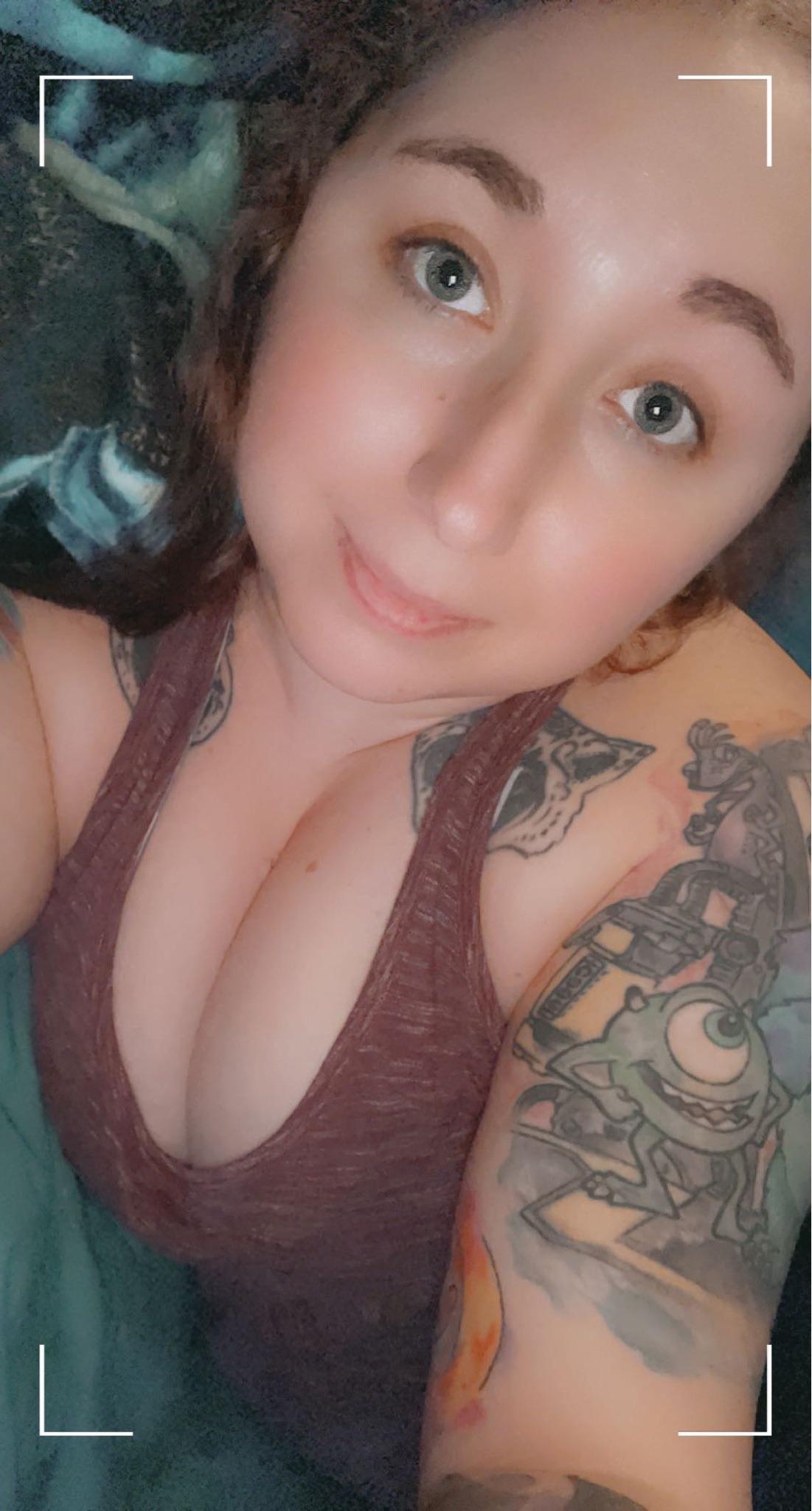 Loving my cleavage today | Scrolller