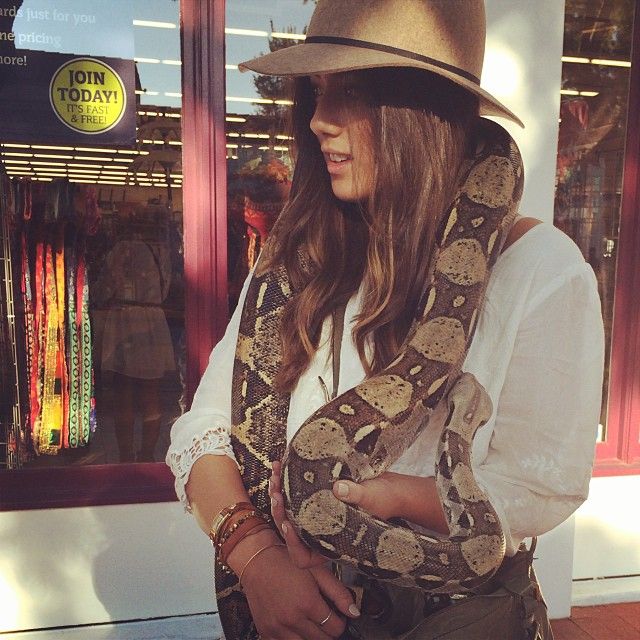 Lucky snake | Scrolller