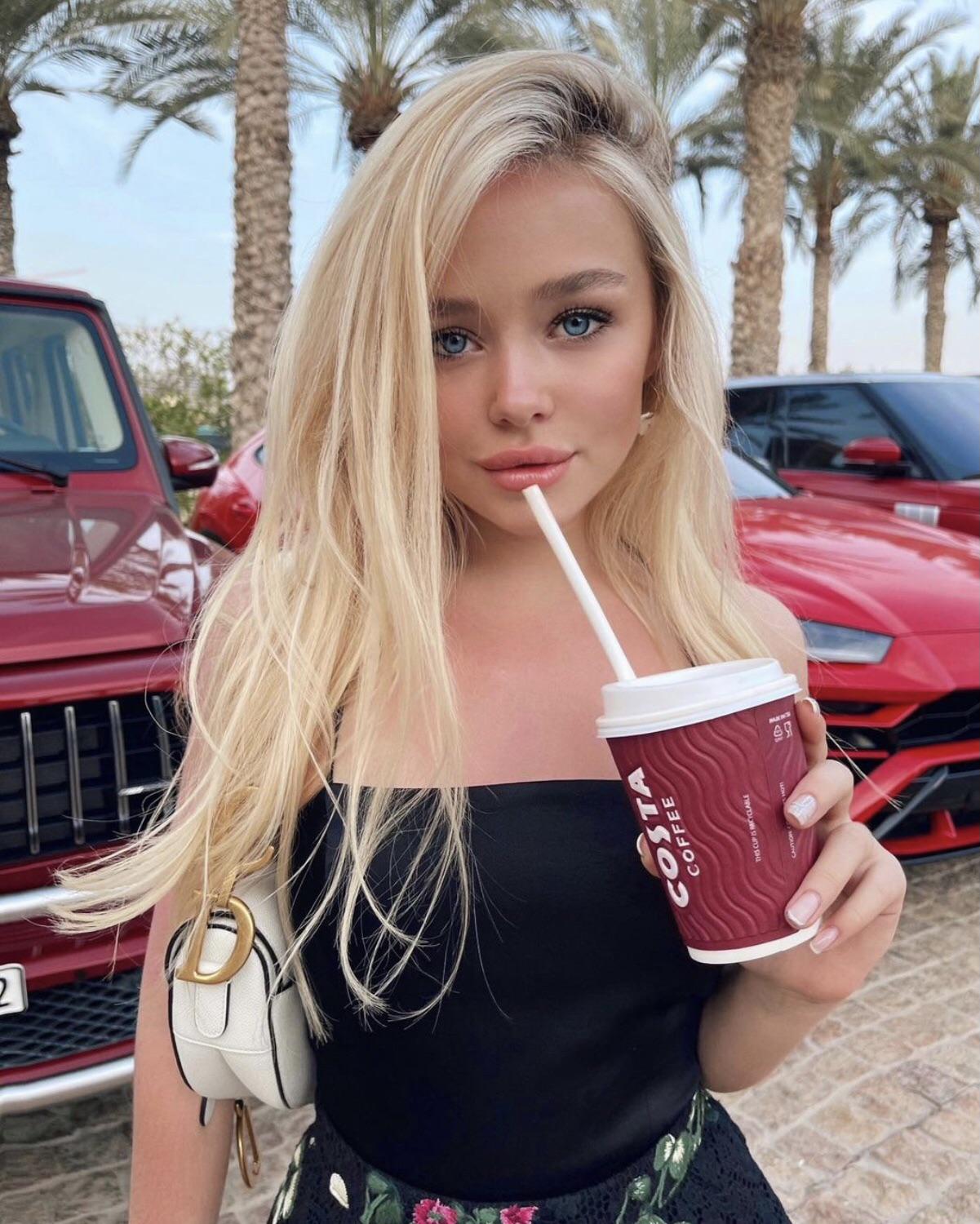 Lucky Straw | Scrolller