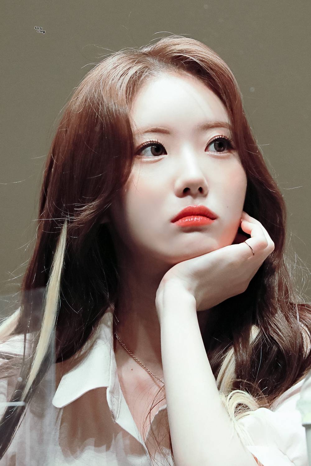 Luda pose | Scrolller