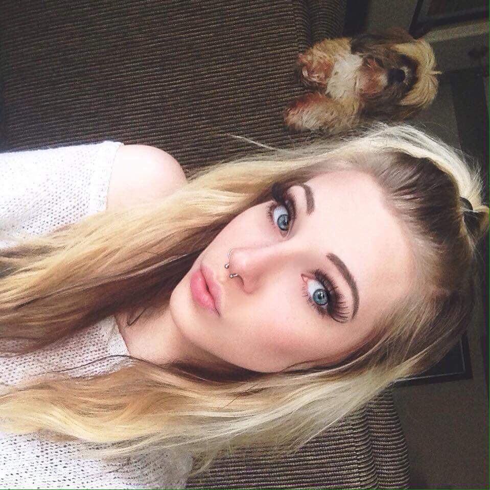 Luscious | Scrolller