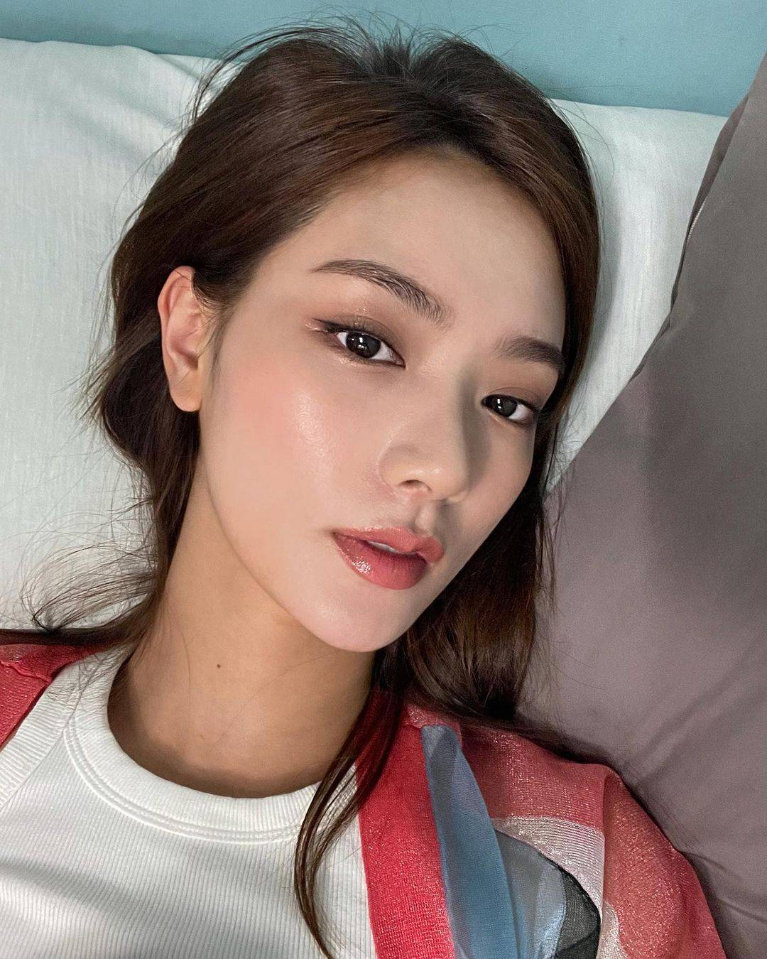 Lying down | Scrolller