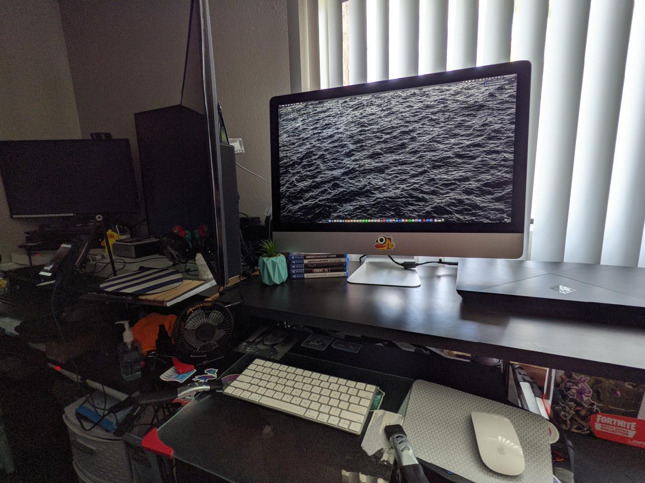 Mac Stand Station Corner | Scrolller