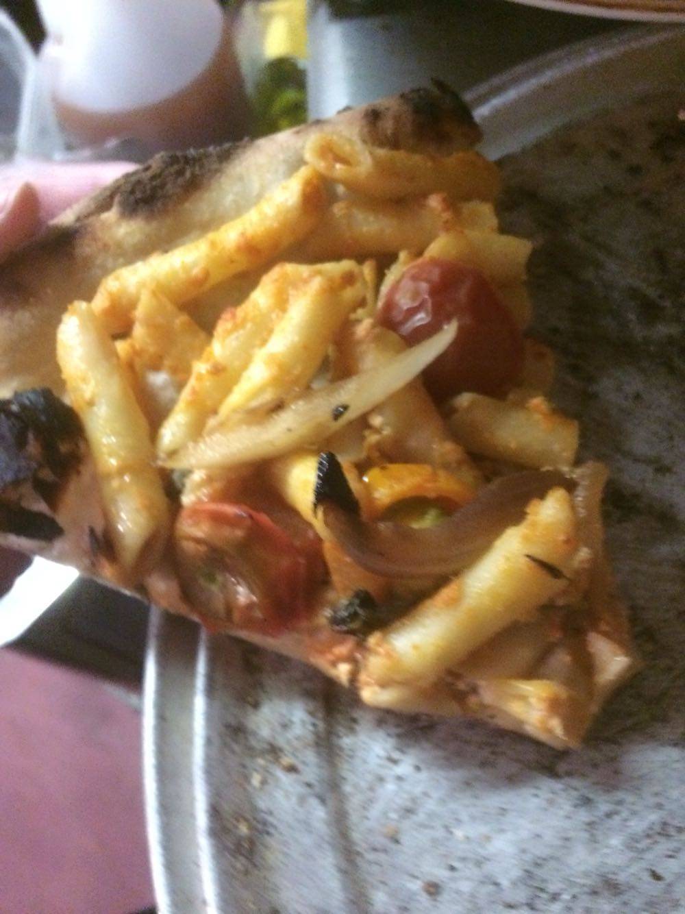 Macaroni and cheese pizza anyone? | Scrolller