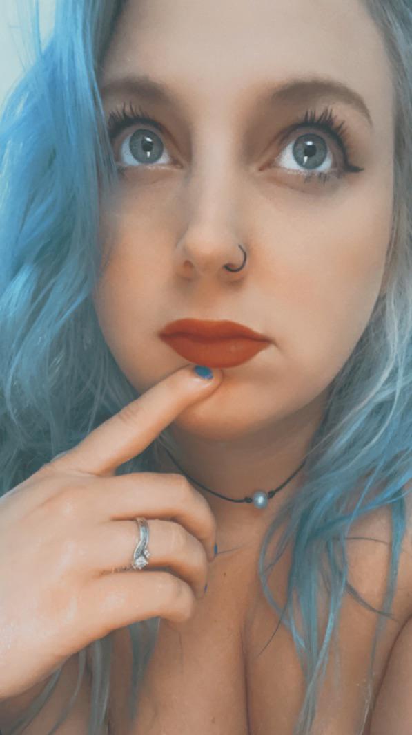 Made it through finals. 💋 | Scrolller