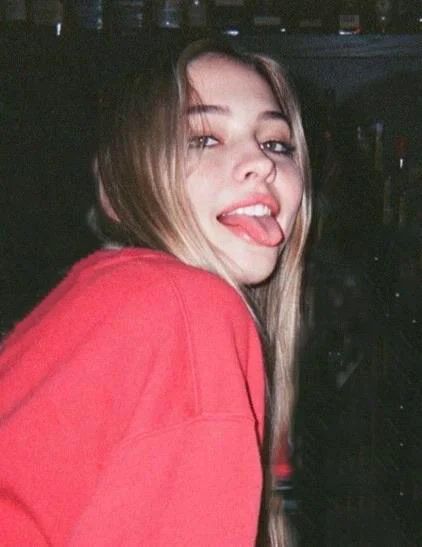 Madelyn Cline Is So Damn Hot | Scrolller