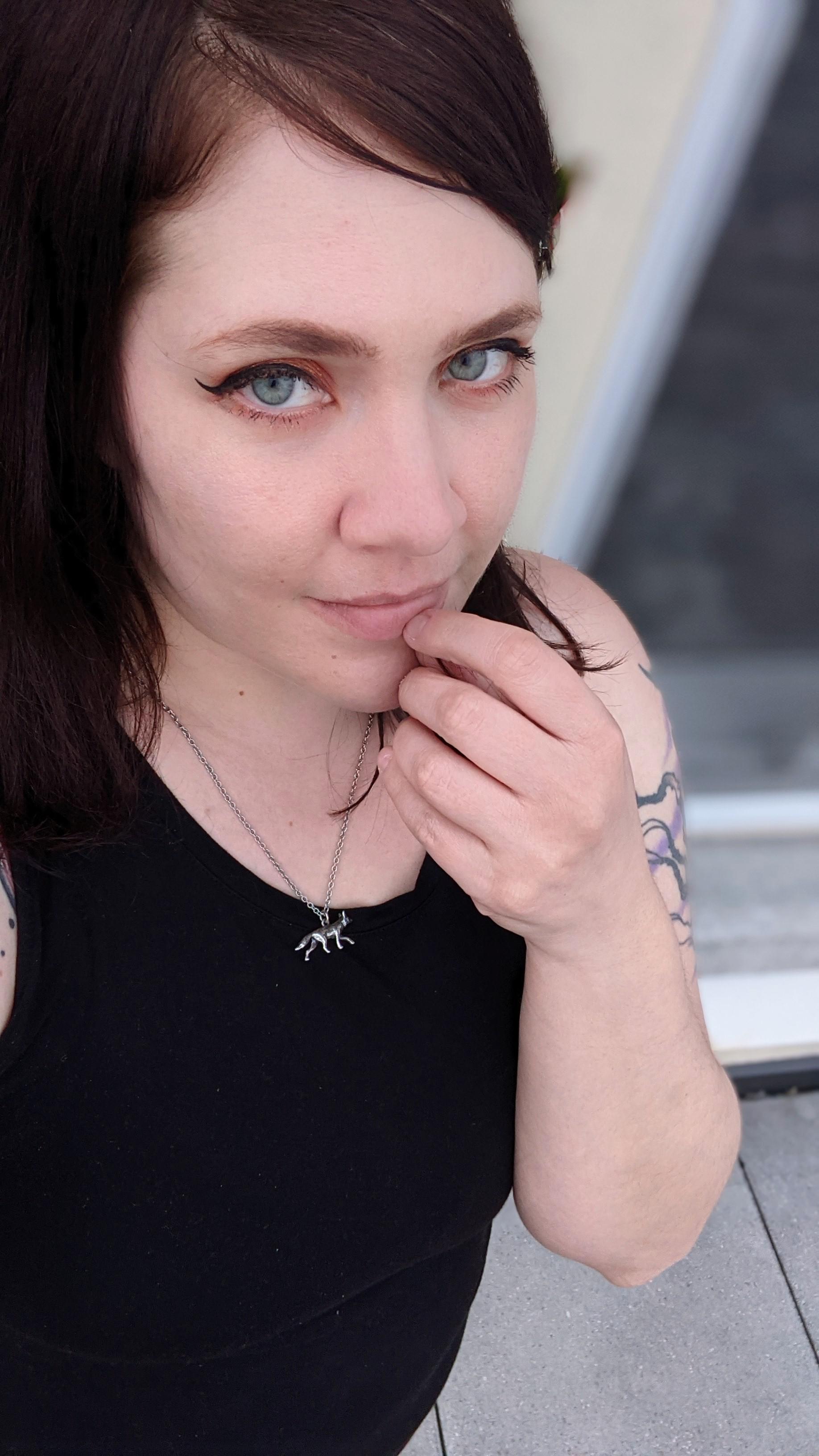 Magic light and makeup | Scrolller