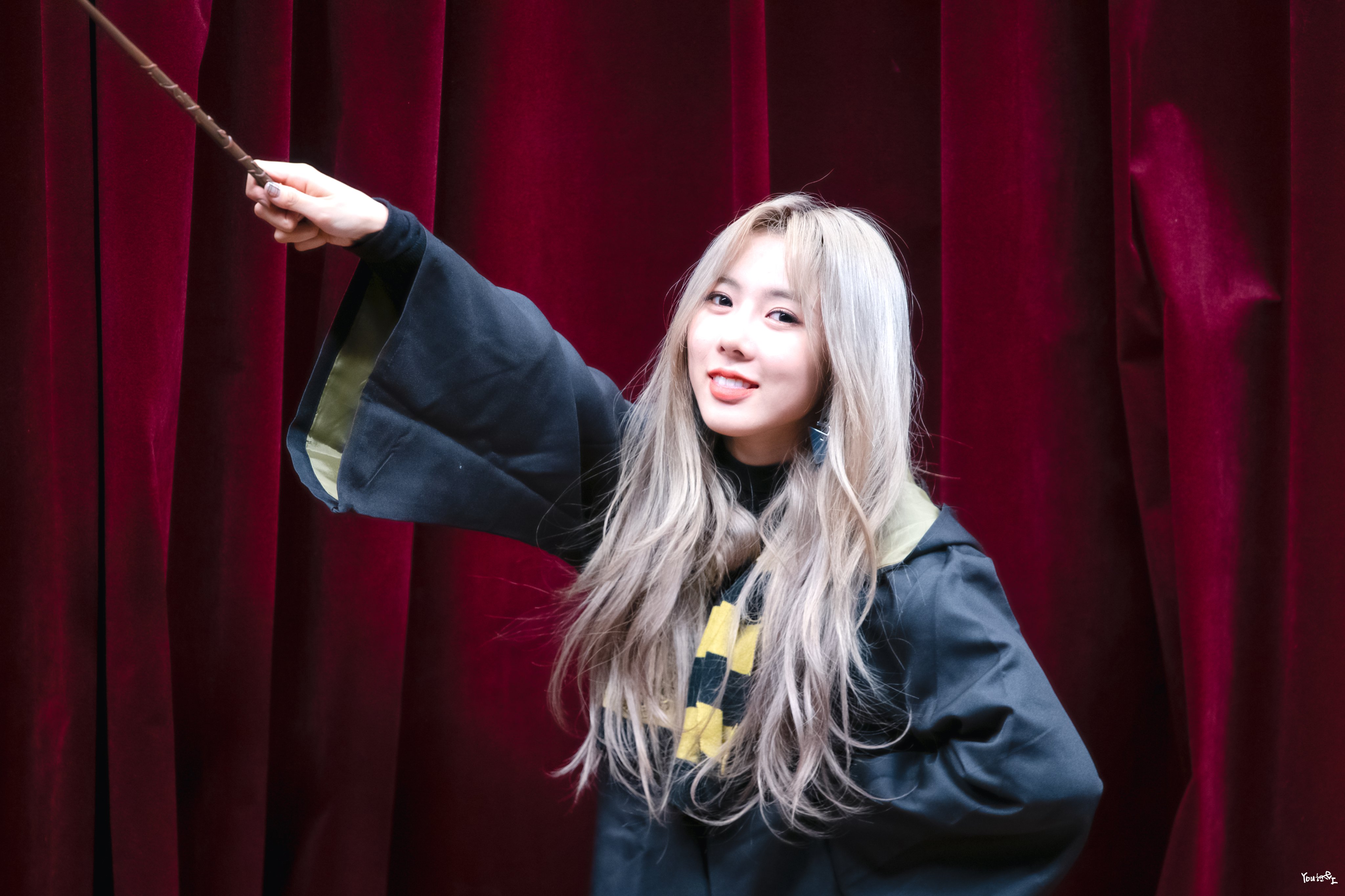 Magical Yoohyeon | Scrolller