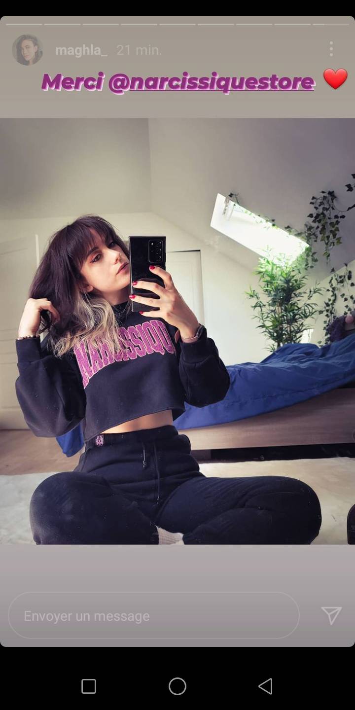 Magnifique femme 😁 | Scrolller