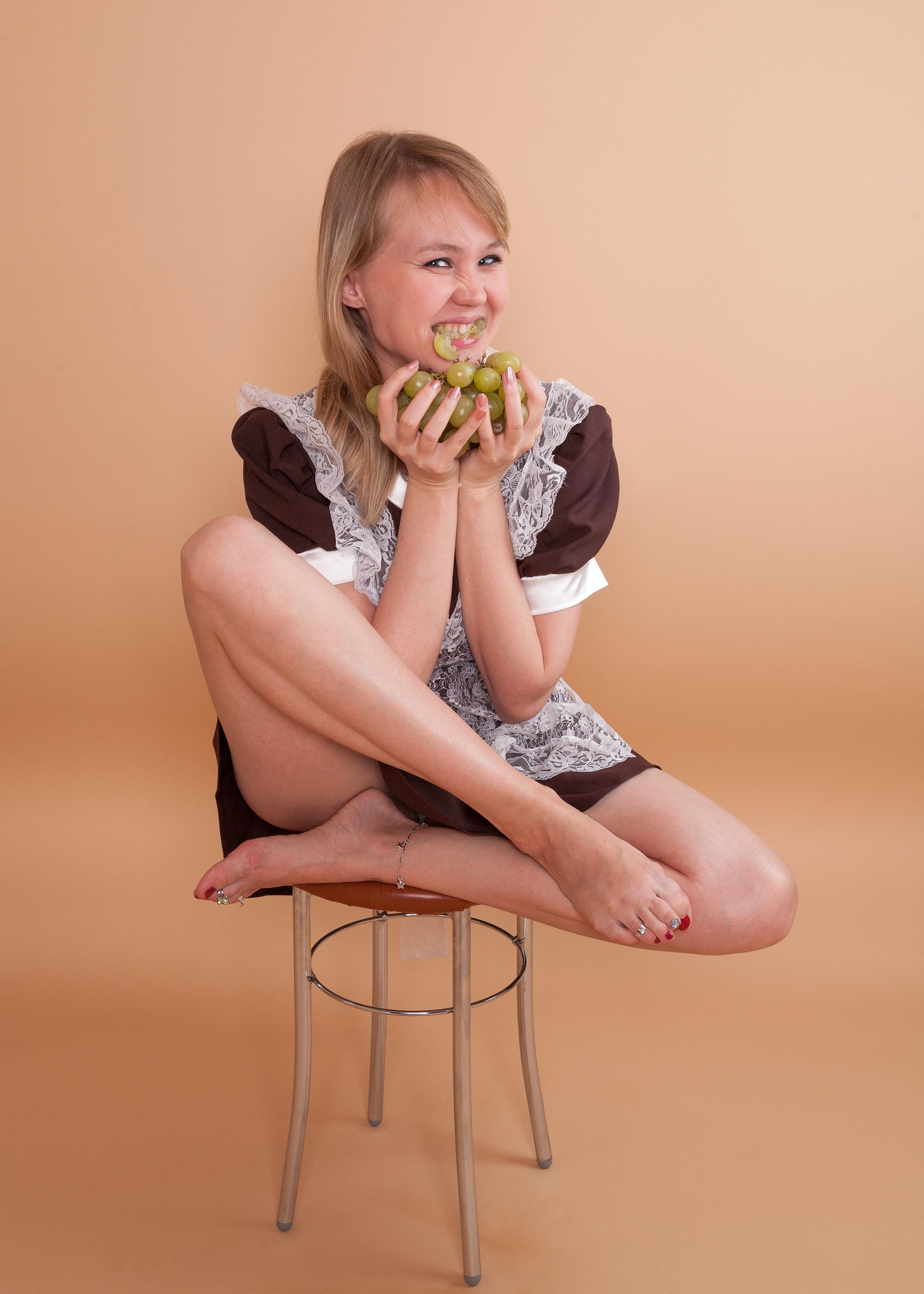 Maids are crazy about grapes | Scrolller