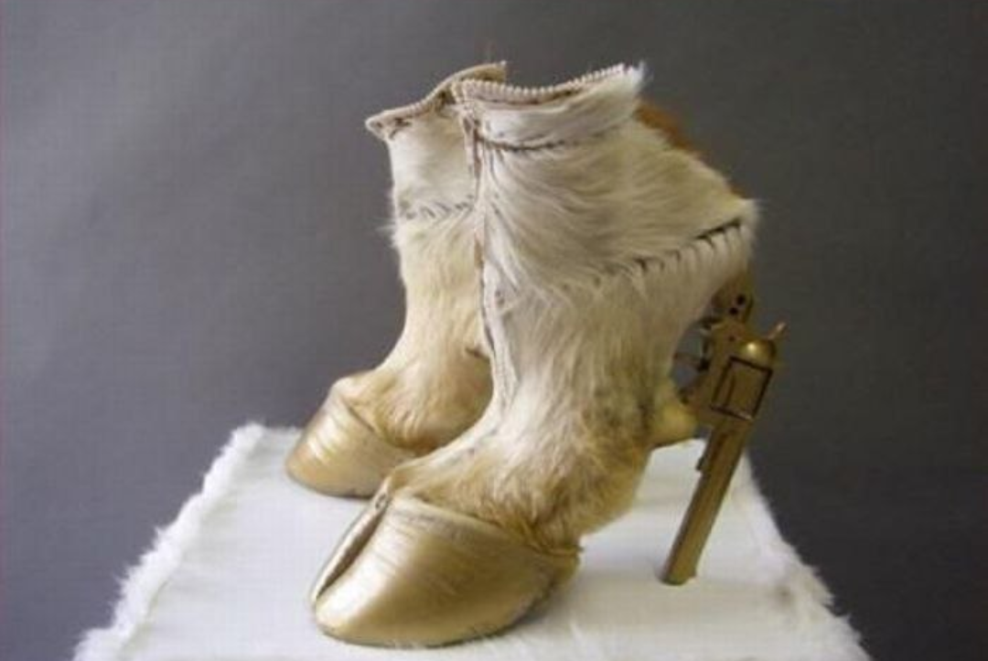 Make an entrance. | Scrolller