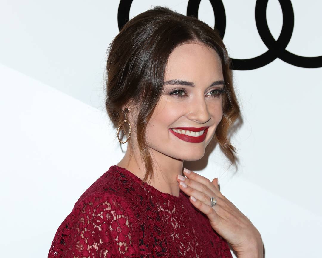 Mallory Jansen | Scrolller