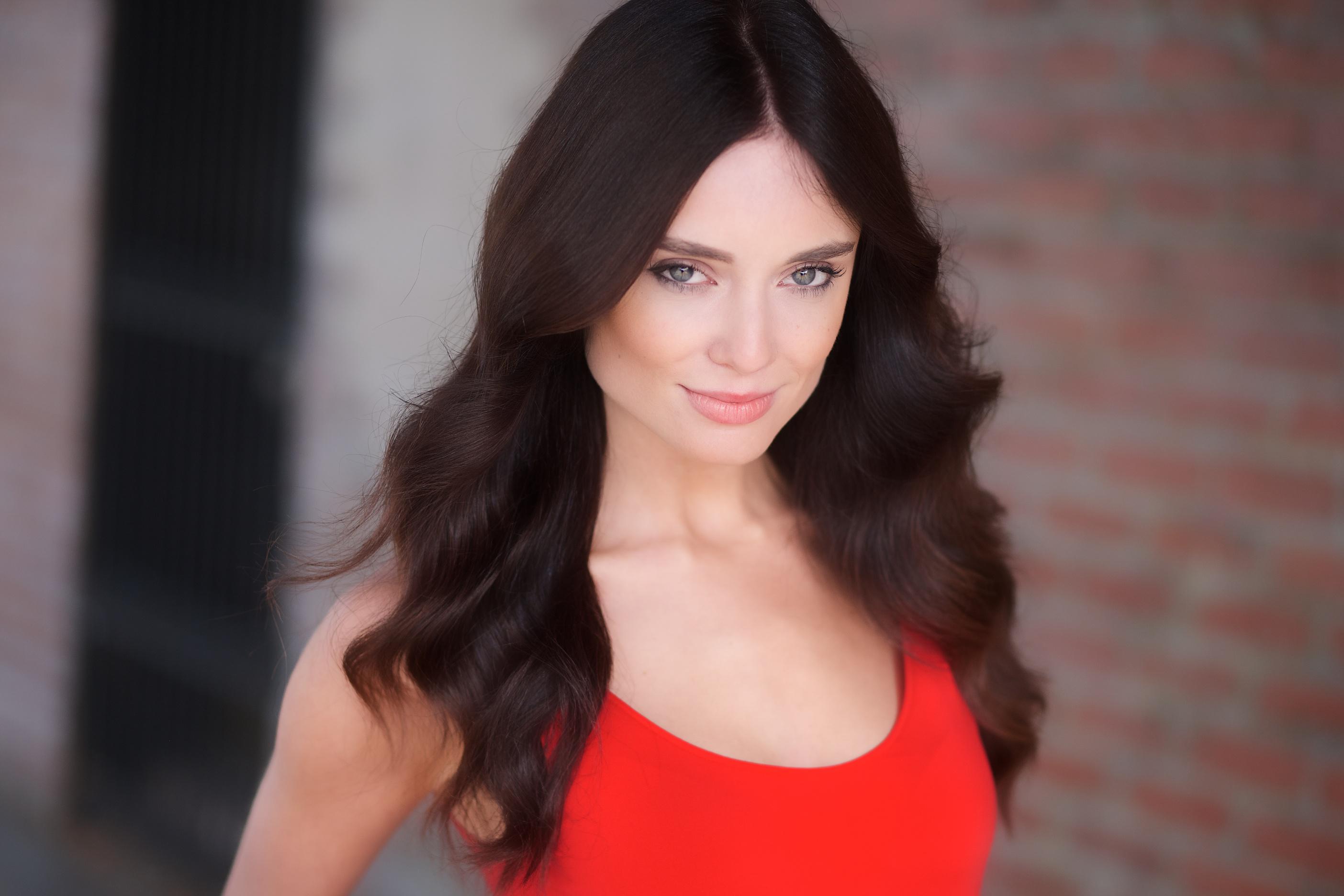 Mallory Jansen | Scrolller