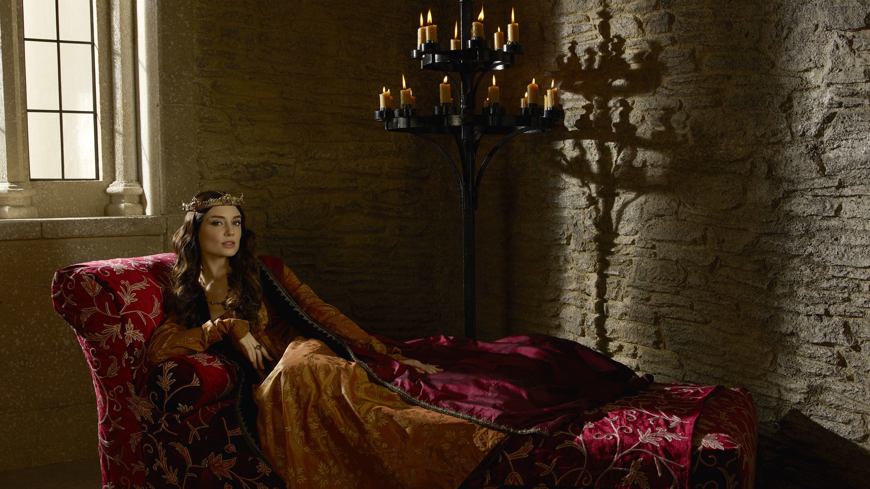 Mallory Jansen | Scrolller