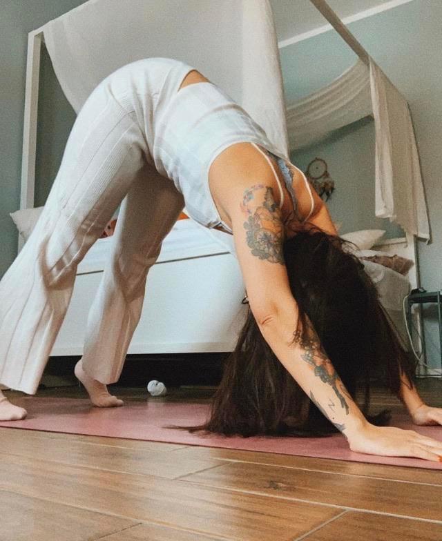 Malwanne beim Dehnen 💪🏻 | Scrolller