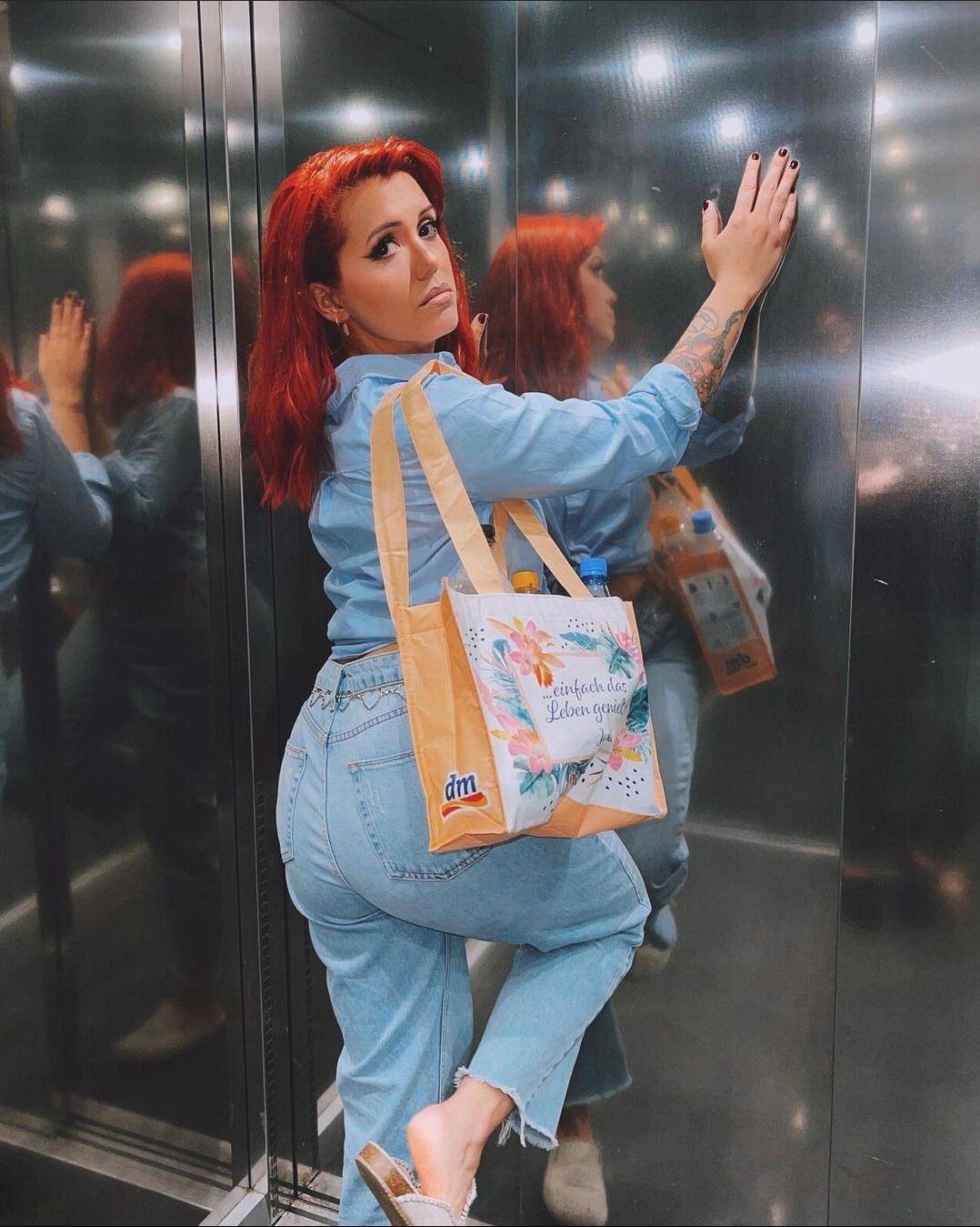 Malwanne im Fahrstuhl | Scrolller