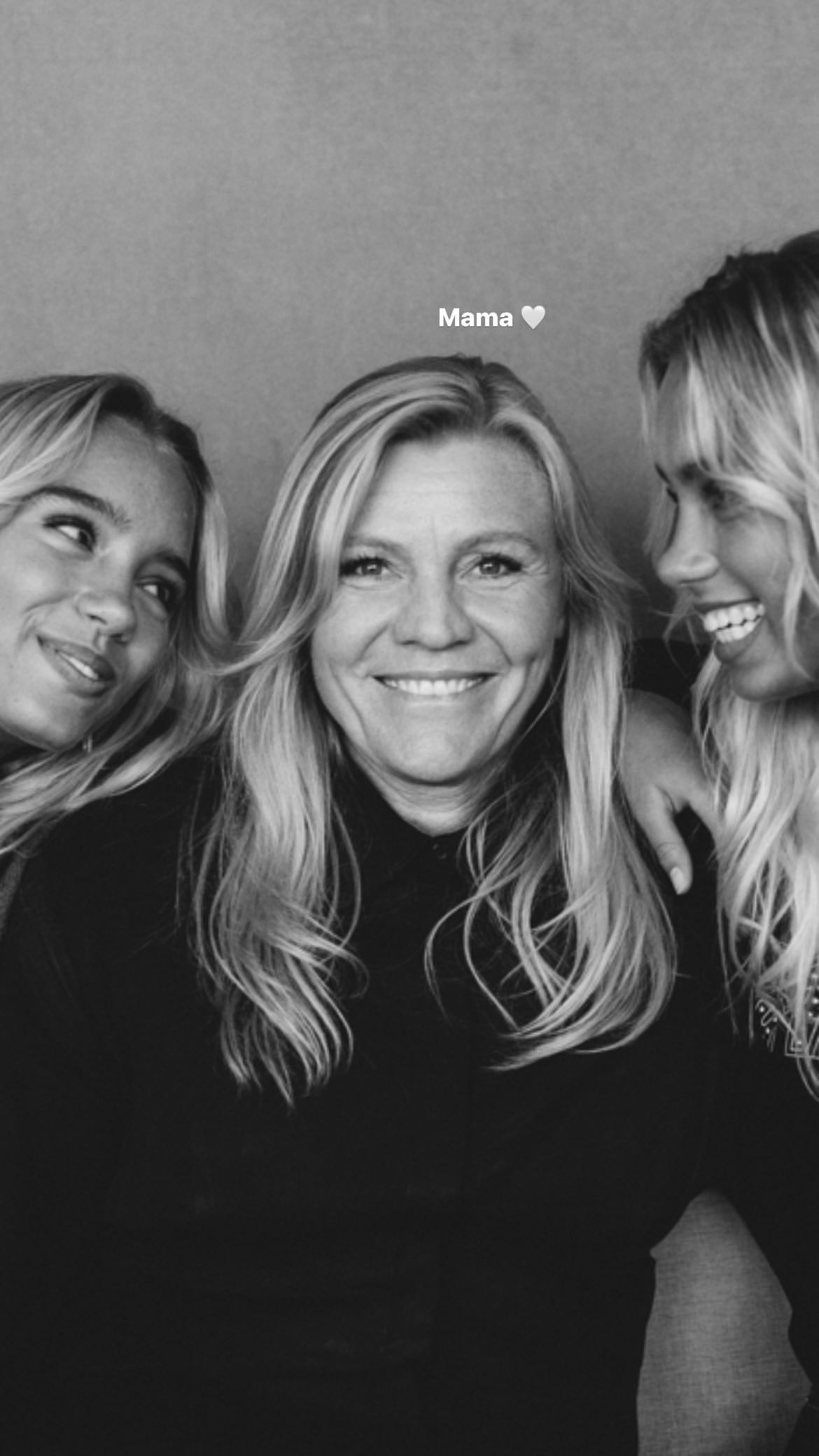 Mama 🖤 | Scrolller