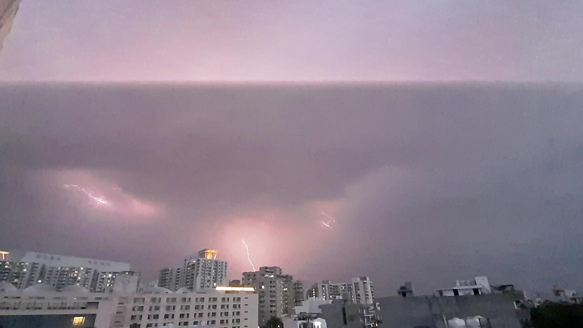 Managed to capture lightning this evening!! 🌩 | Scrolller