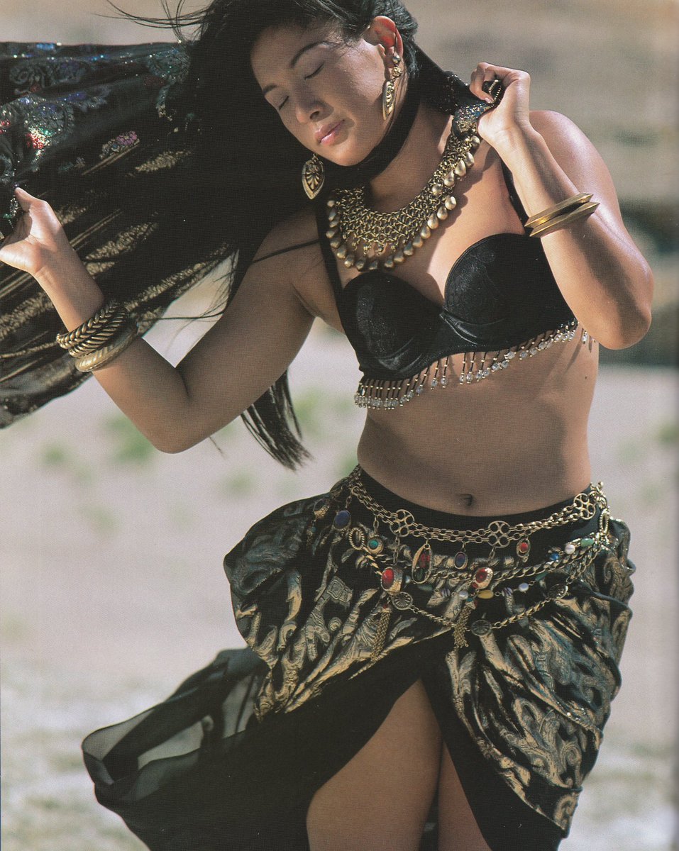 Manami Toyota | Scrolller