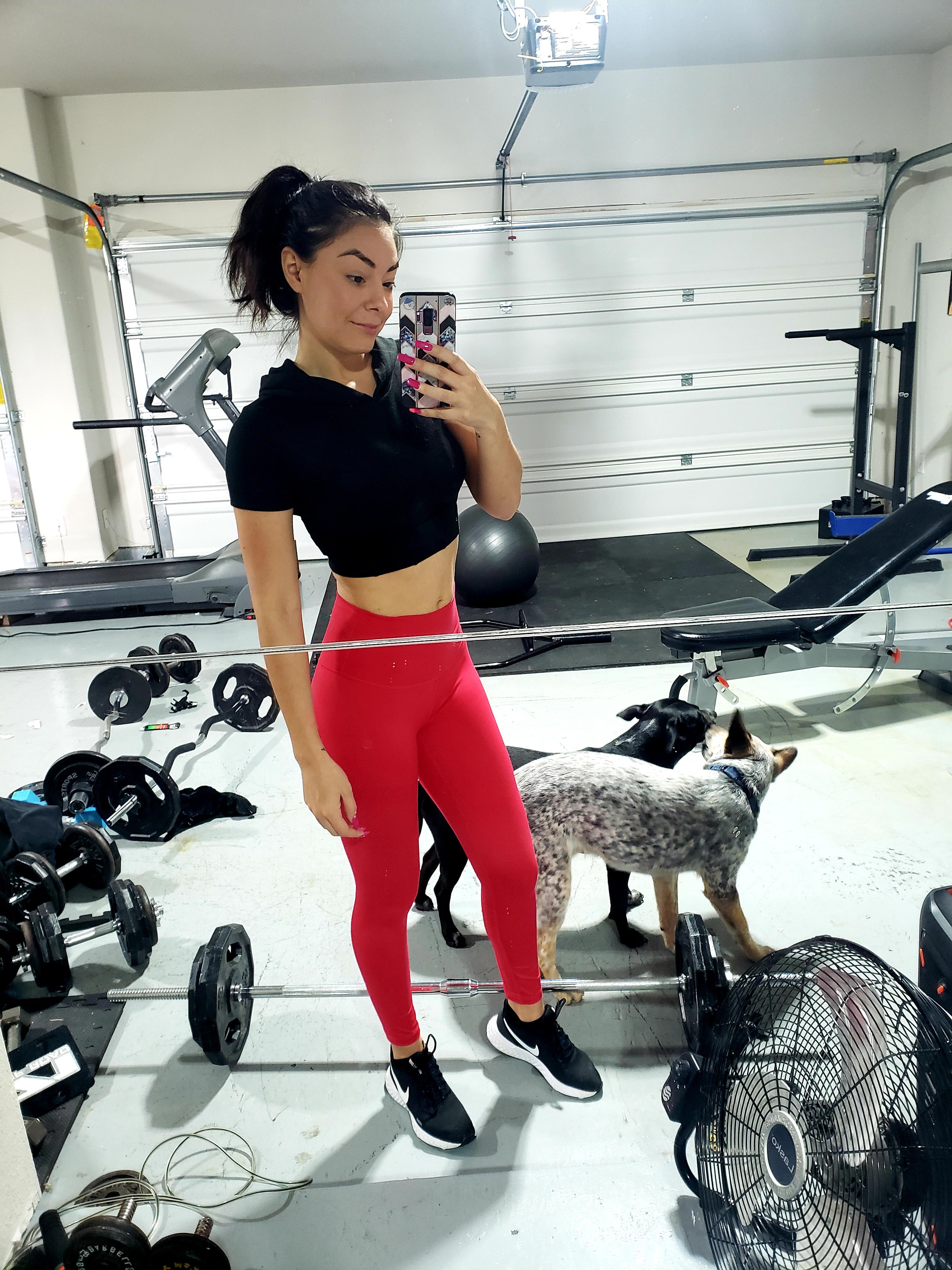 Mandatory gym selfie today with a few furry friends dropping by | Scrolller