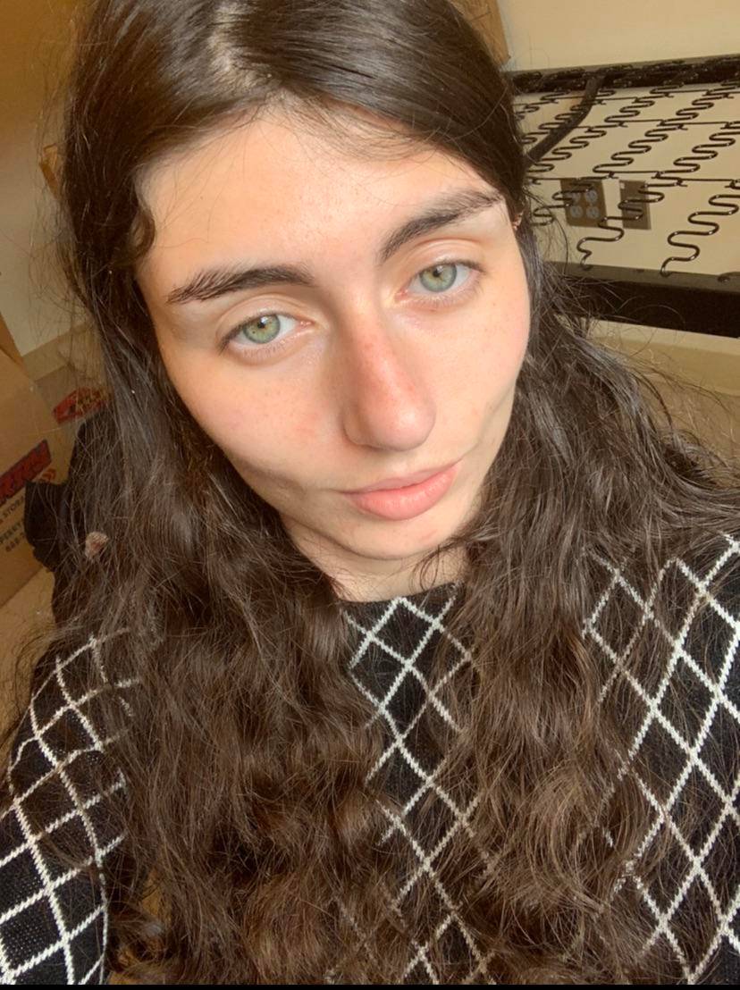 Mandatory pouting pic (22F) | Scrolller