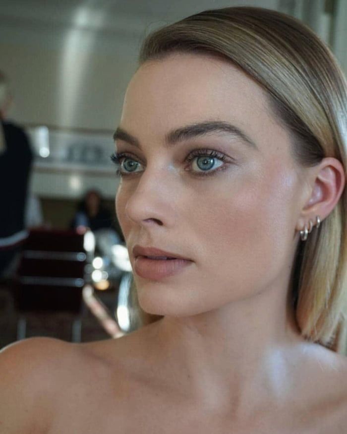 Margot Robbie | Scrolller