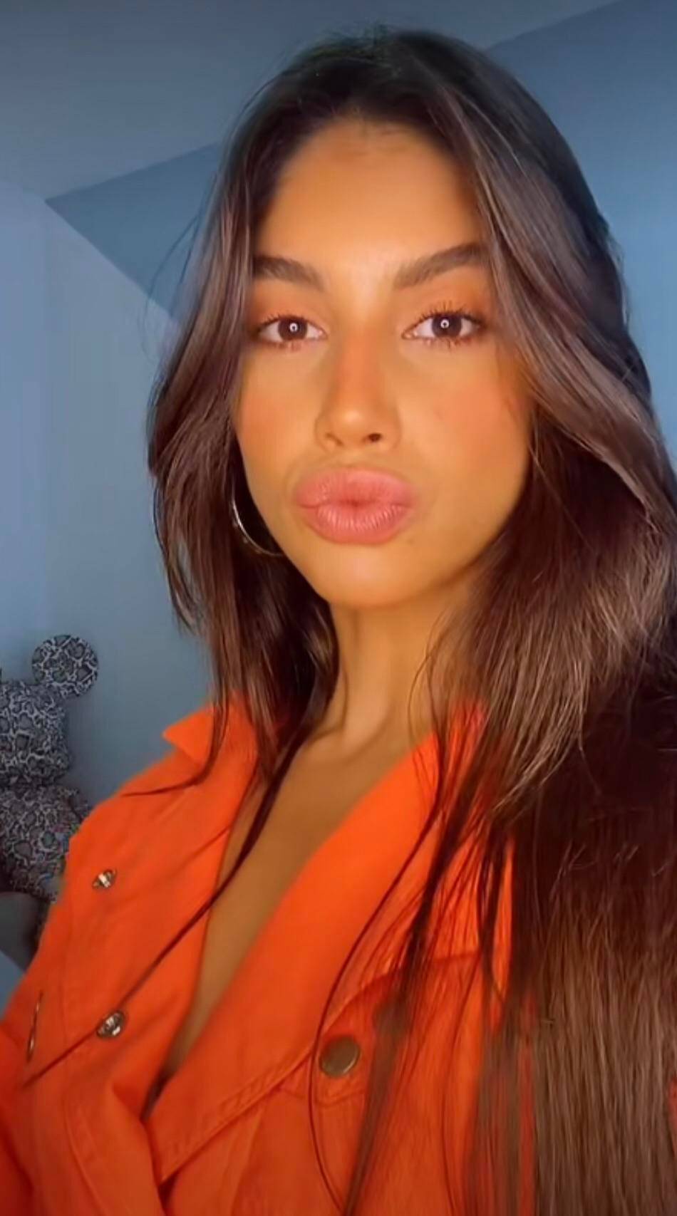 Mariana Velloso | Scrolller