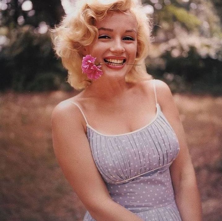 Marilyn Monroe - 1957 | Scrolller