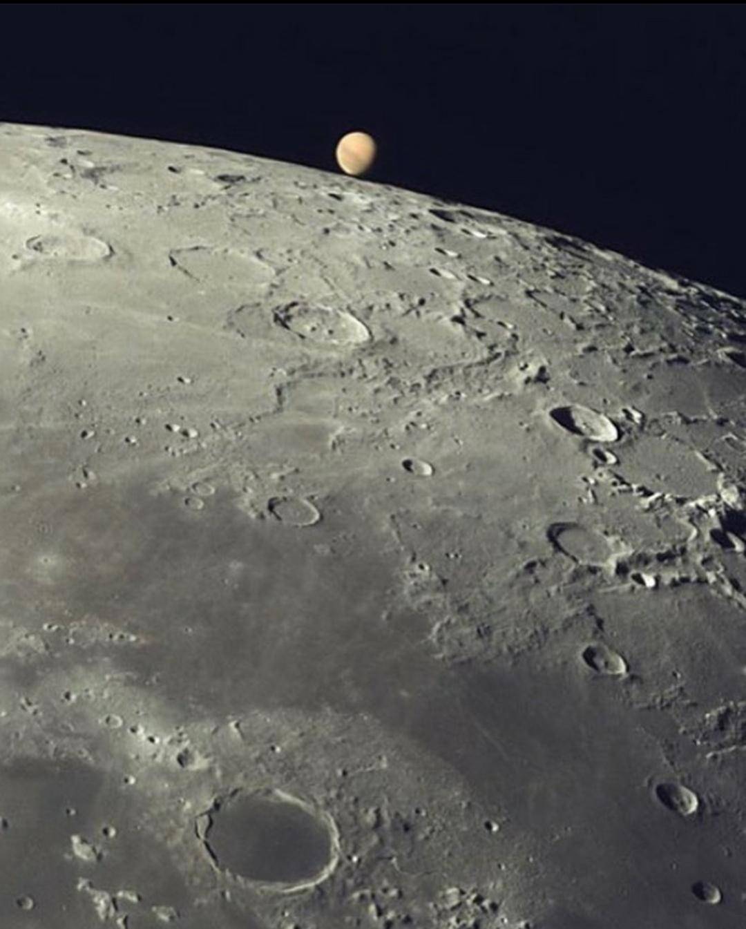 Mars at the Moon's Edge | Scrolller