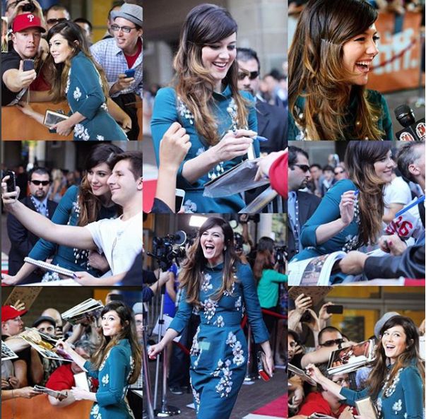 Mary and her Fans!!!!!!!! | Scrolller