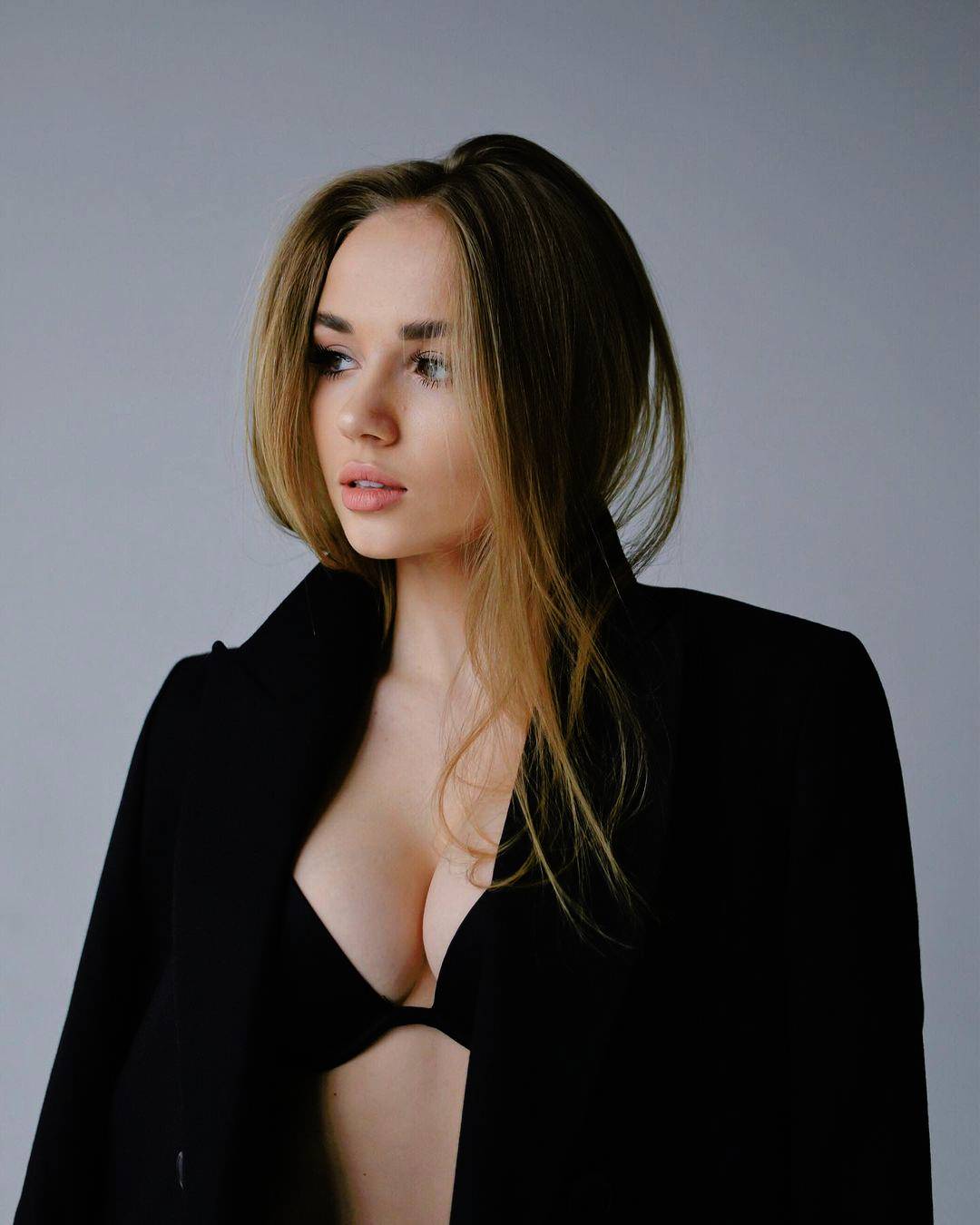 Maryna Horova (@marywell_) | Scrolller