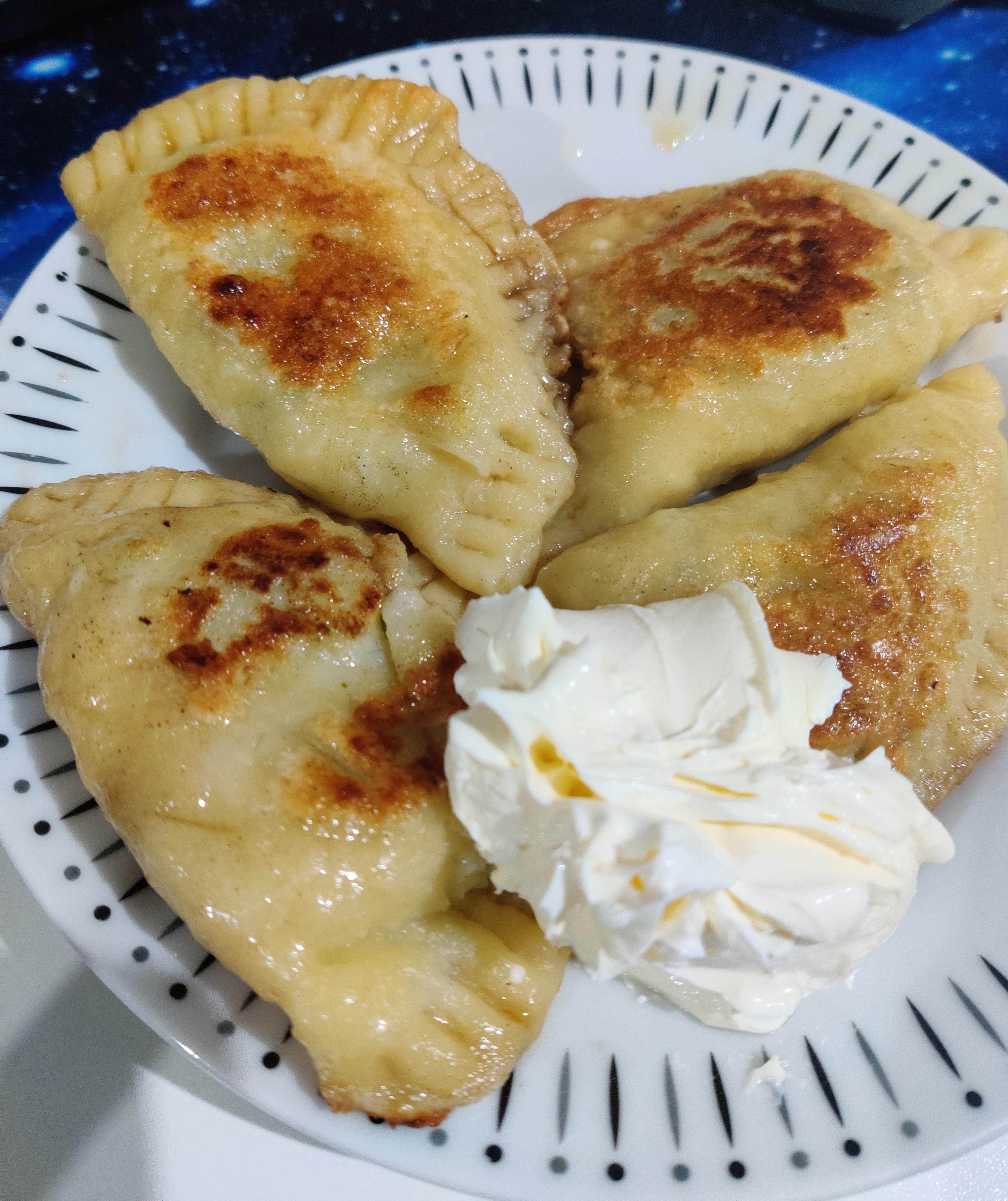 Mashed potato, broccoli and cheese + sour cream | Scrolller