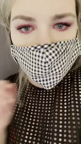 masked whore | Scrolller