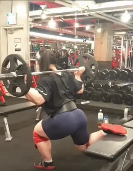 Massive Muscular Korean Girl Works Out | Scrolller