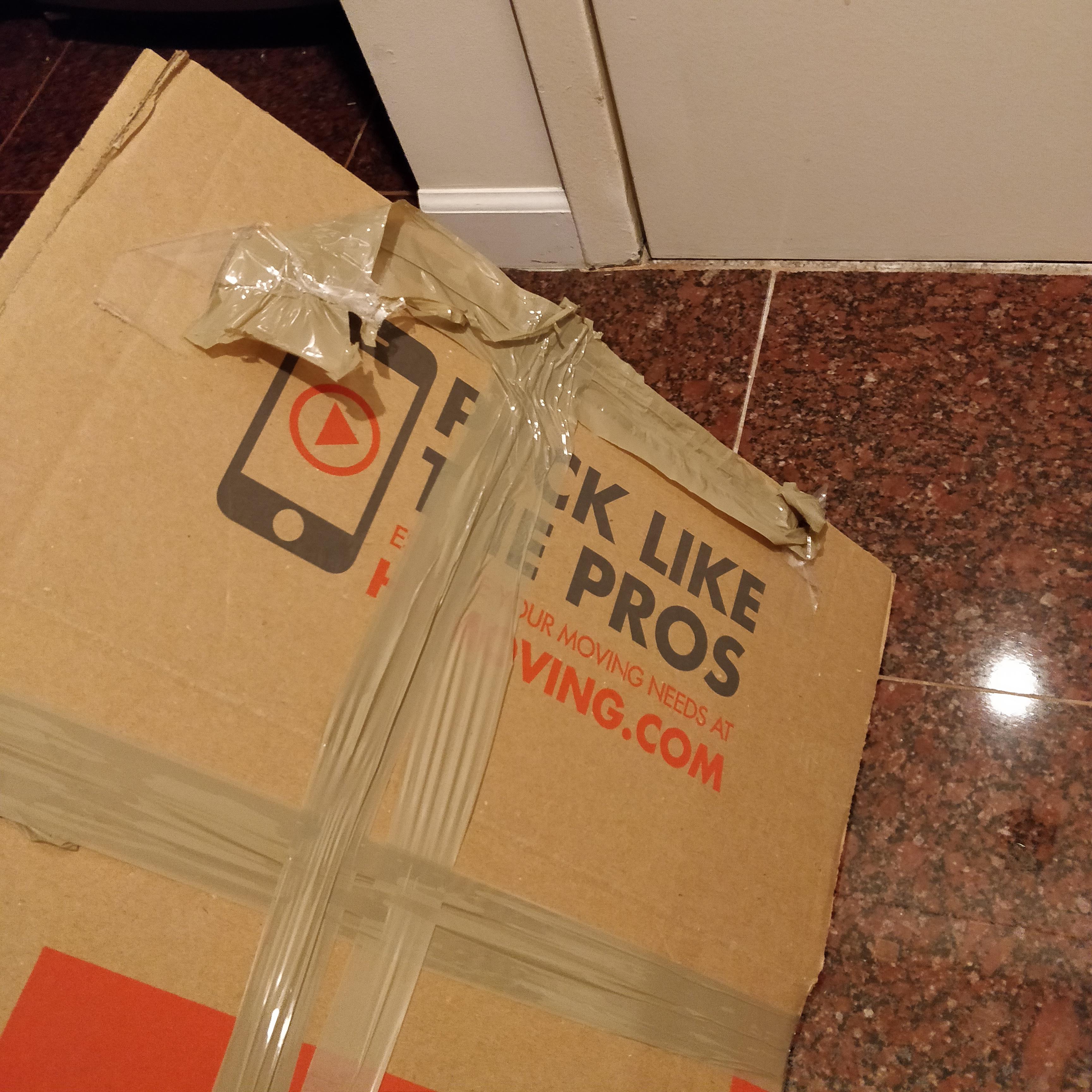 Masterful use of packing tape | Scrolller