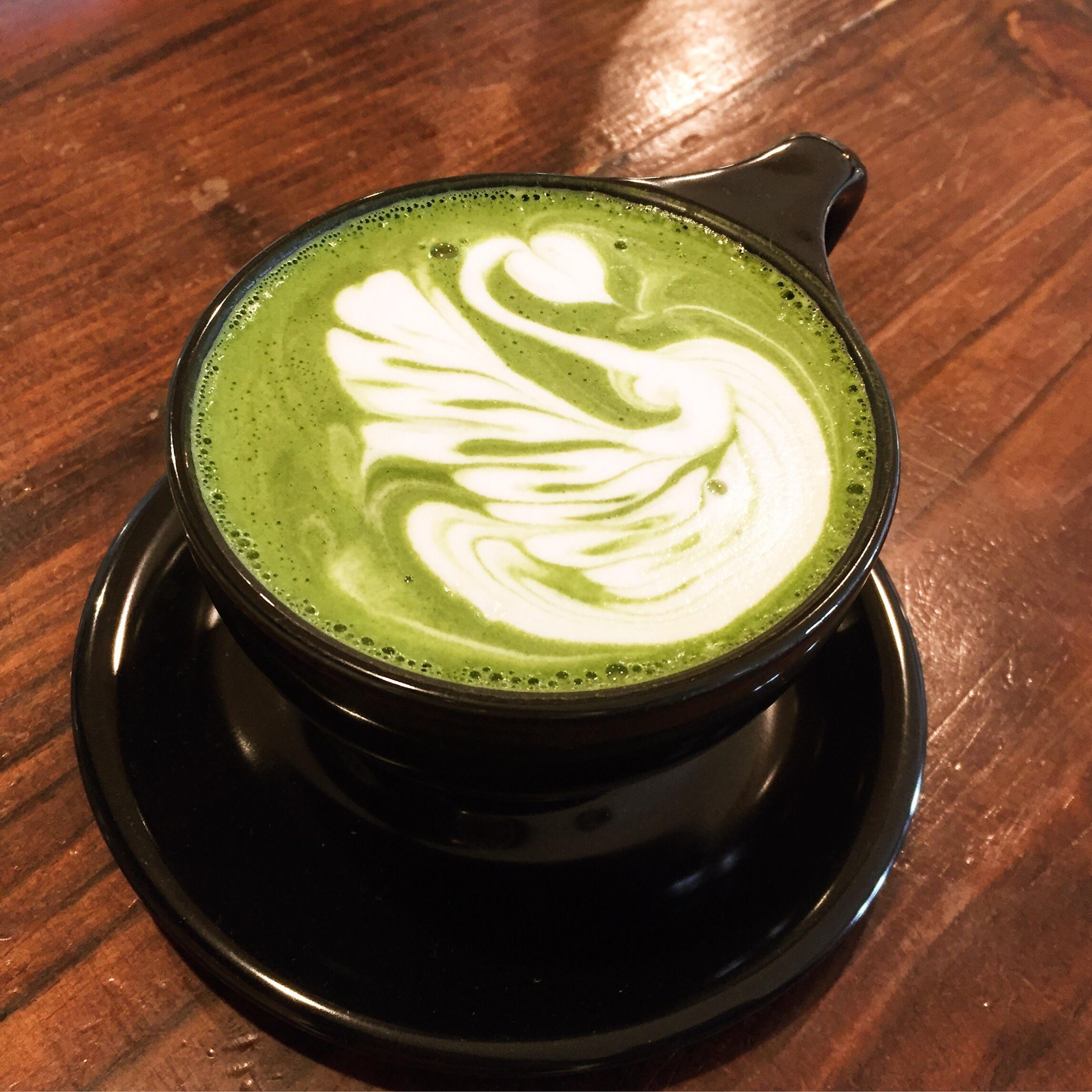 Matcha Latte Swan Art | Scrolller