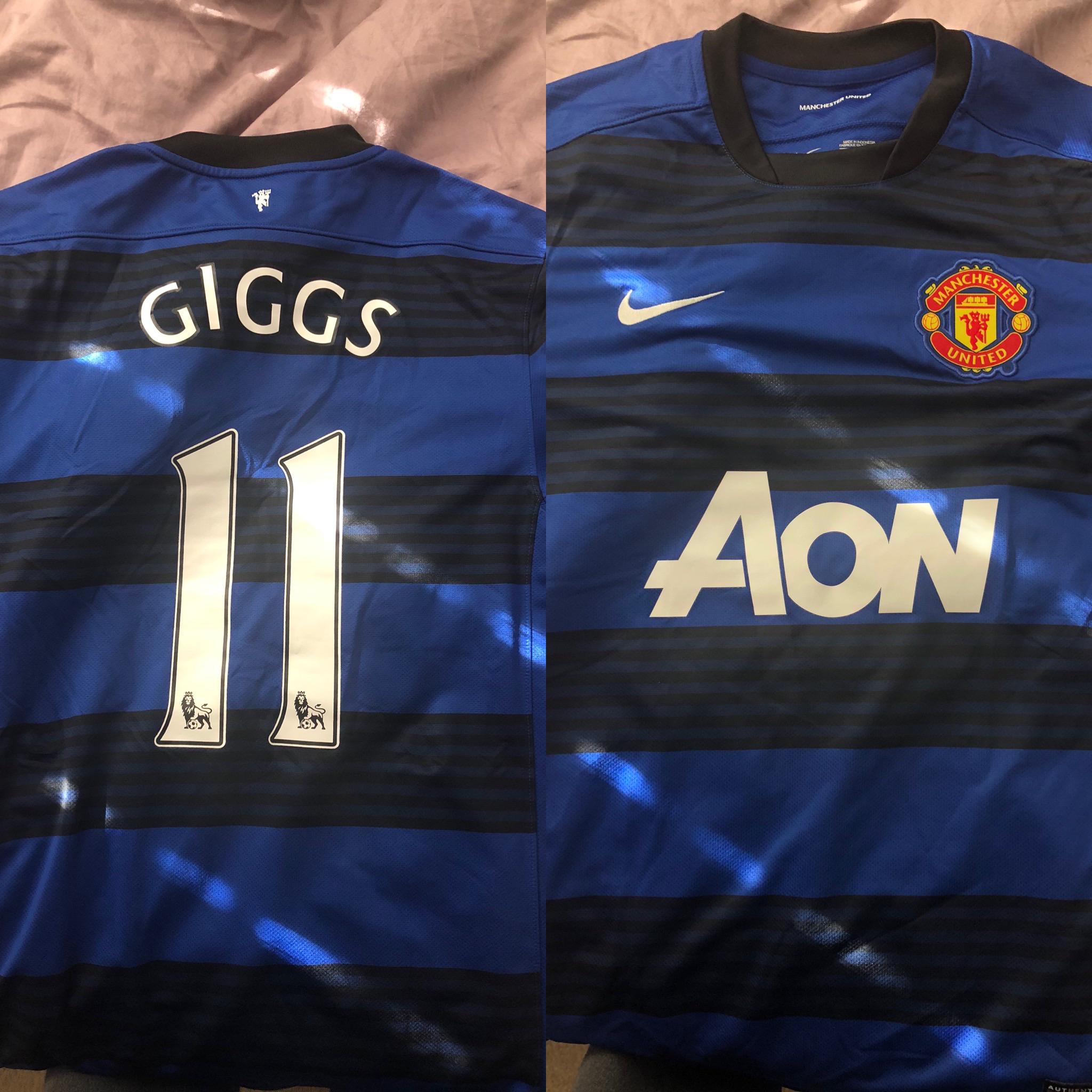 Matchday! This arrived right on time. My favourite away kit design (11-12) | Scrolller