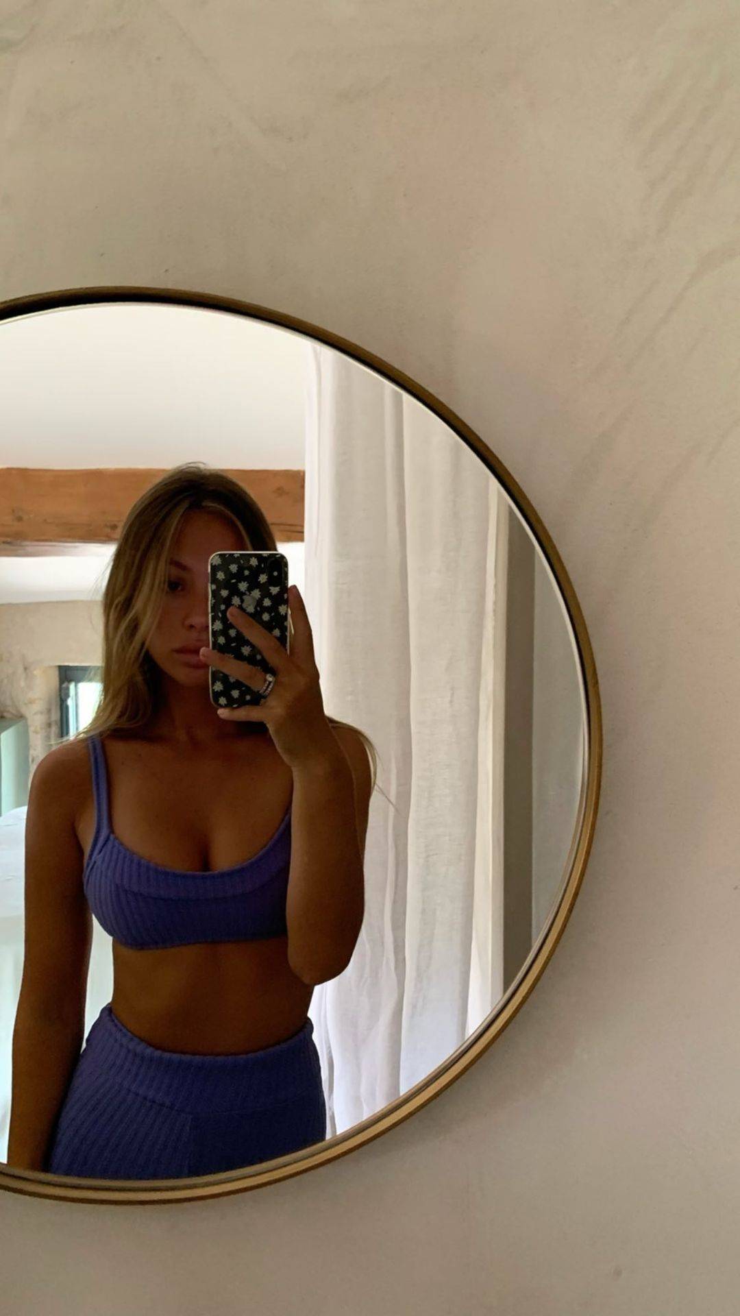 Mathilde | Scrolller