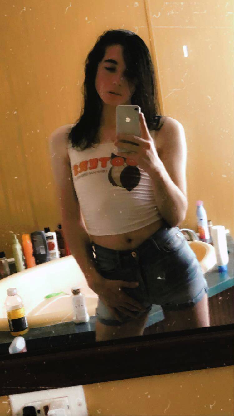 may i take your order sir?😉 | Scrolller