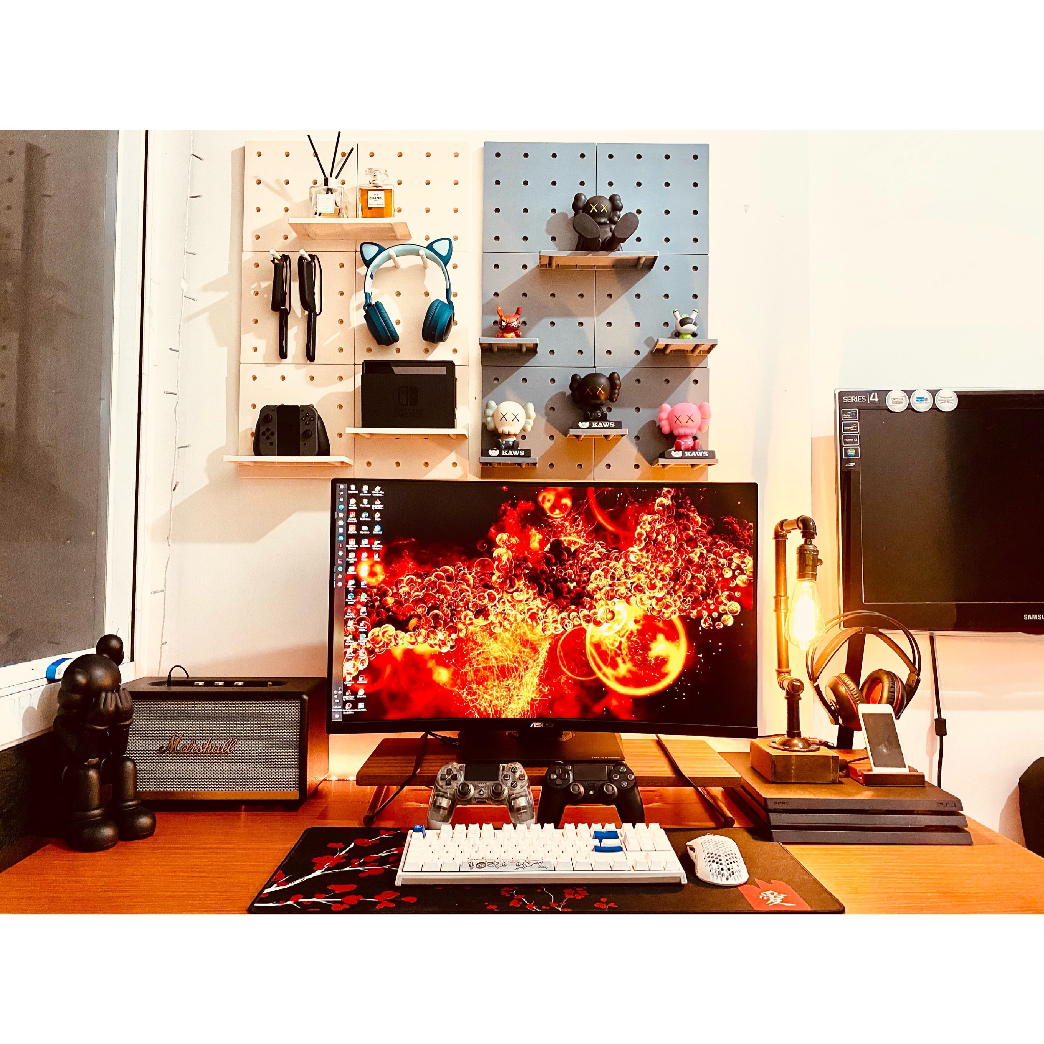 May RGB Free Happy Corner. 🙃 | Scrolller
