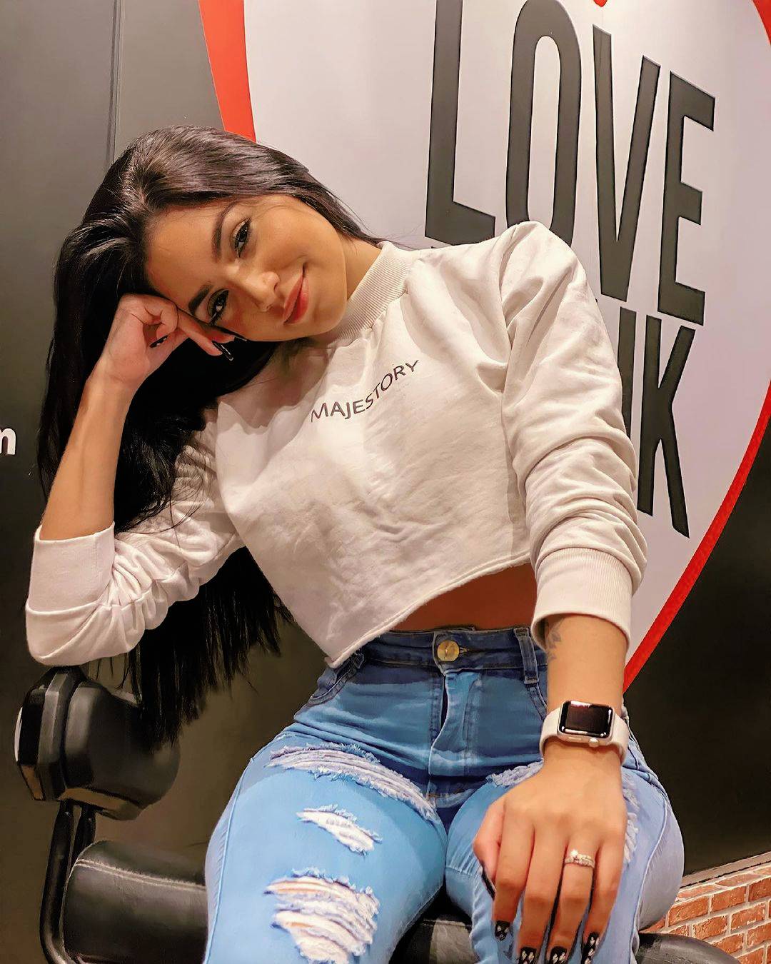 Mc Henny | Scrolller