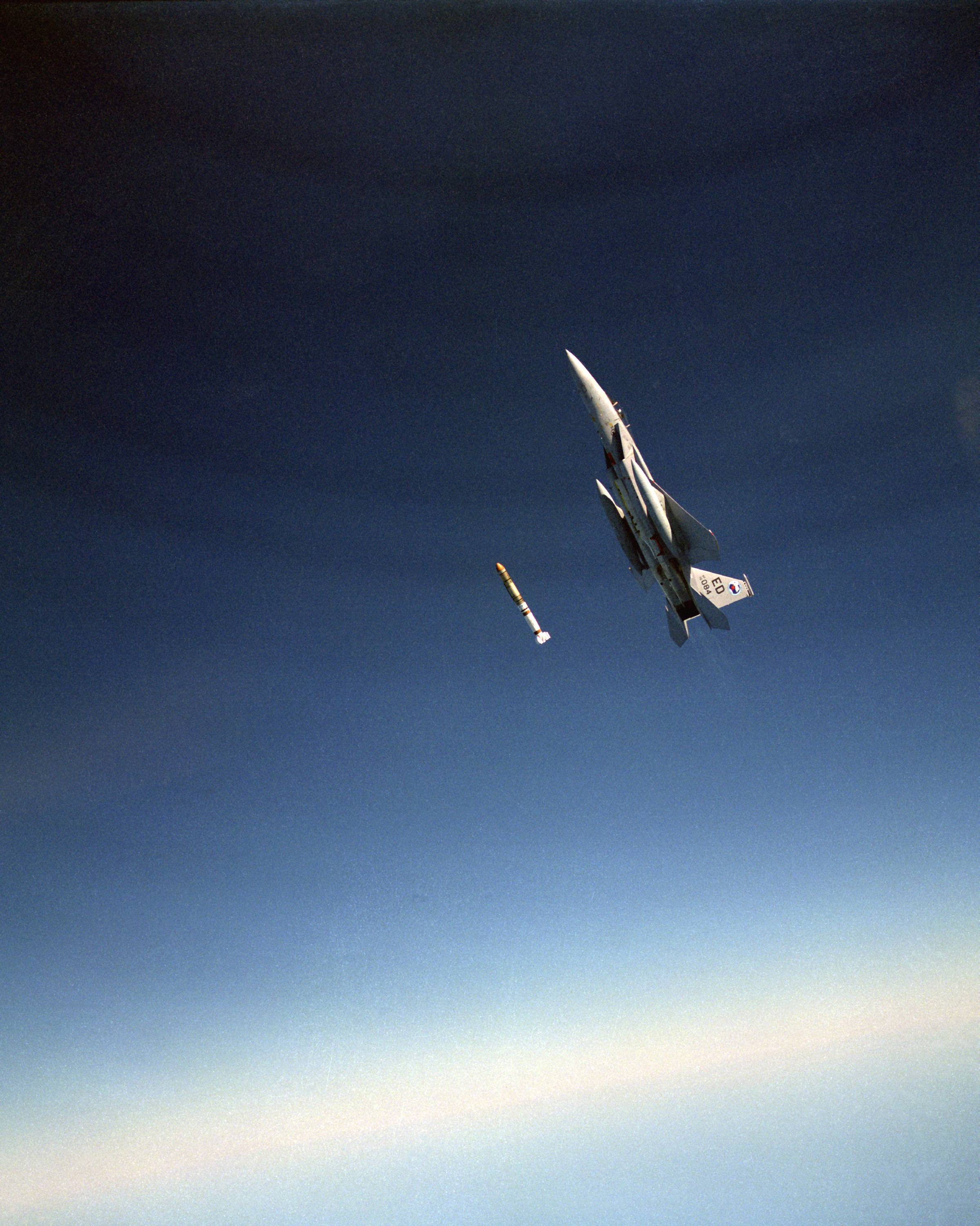 McDonnell Douglas F-15 Eagle launching an ASM-135 anti-satellite missile | Scrolller