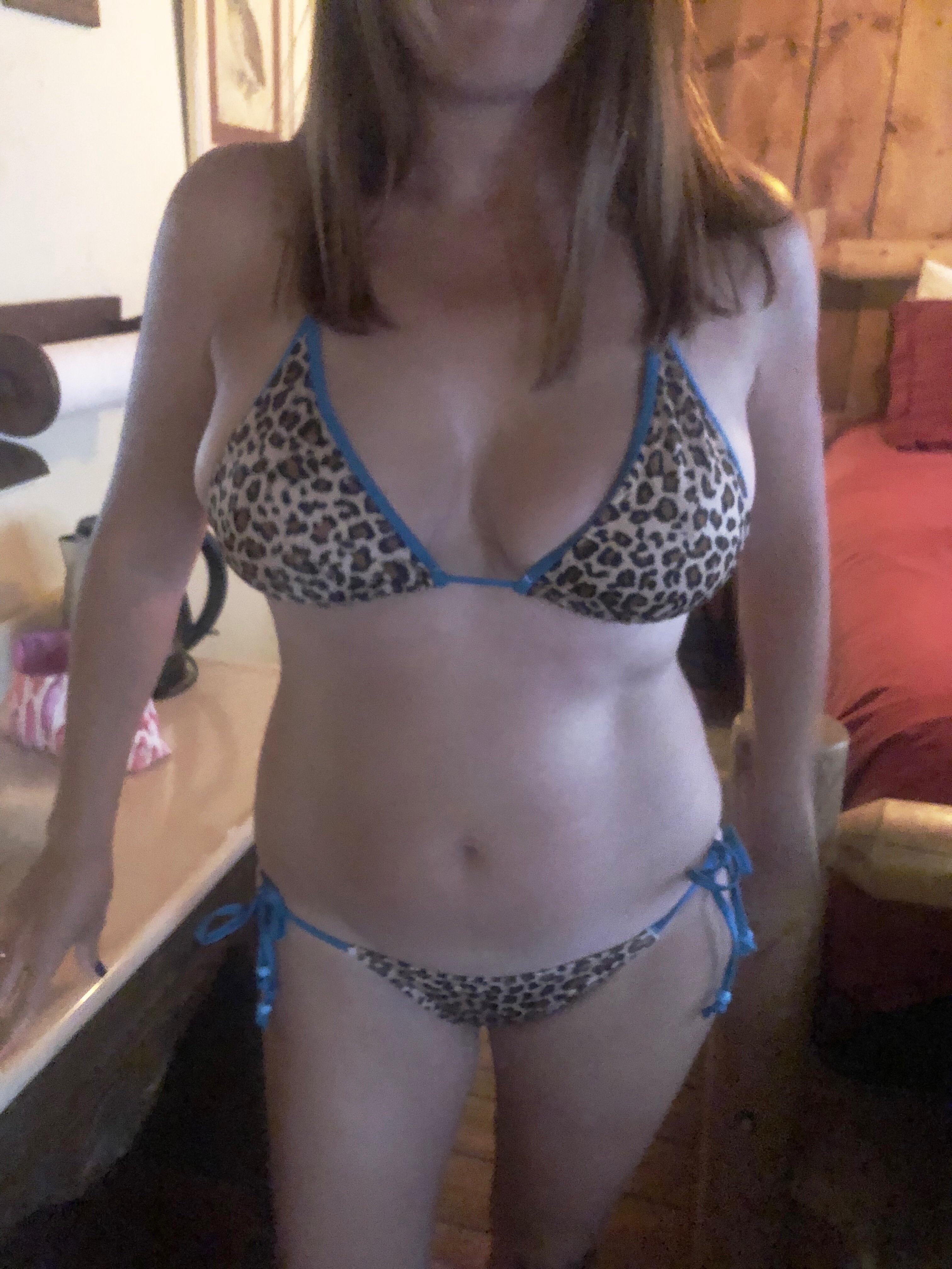 Me-OW! - Kitty Kat 40(f) | Scrolller