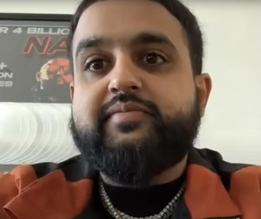 meanwhile........ | Scrolller