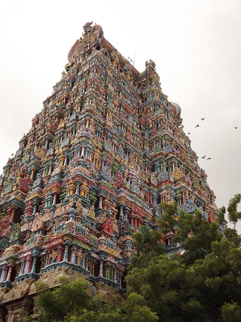Meenakshi Amman Temple in India | Scrolller