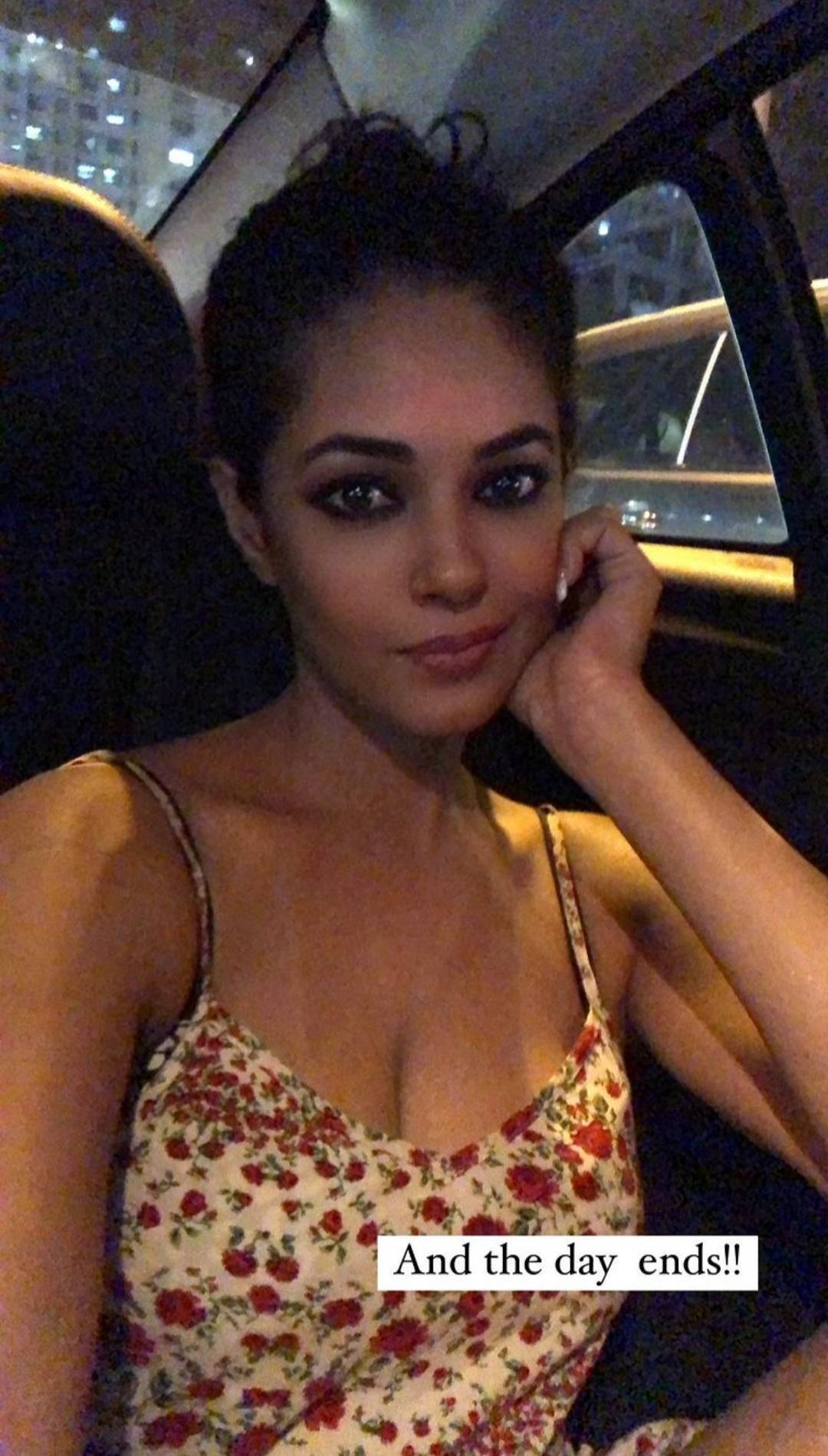 Meera Chopra And Her Scrumptious Cleavge | Scrolller