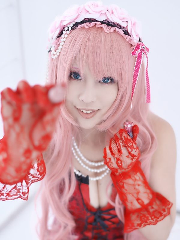 Megurine Luka cosplay from "Cinnamon Roll" | Scrolller